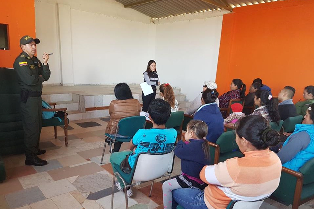 TRAINING SOCIOEMOTIONAL COMPETENCES AND STRENGTHENING RESILIENCE ...